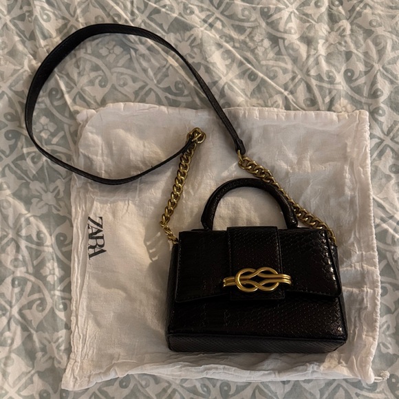 Zara | Bags | Zara Black And Gold Purse | Poshmark